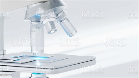 현미경 화학 제약 기기 미생물학 확대 도구이자 화학 과학 탐사의 상징 배너와 로고를 위한 공간 과학 기술 배경 3차원 형태에