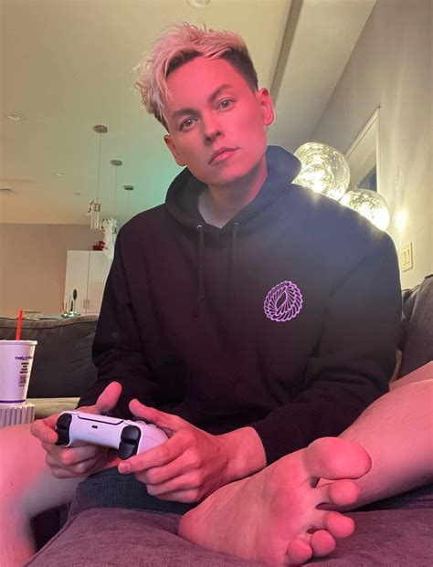 Drew Ryan Scotts Feet