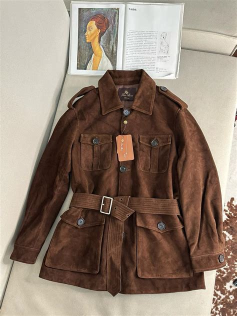 Шилмэл хувцас Бүх загвар захиалгаар ирнэ Зураг бүрийн