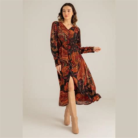 Плаття Zara — ціна 785 грн у каталозі Сукні міді Купити жіночі речі за доступною ціною на Шафі