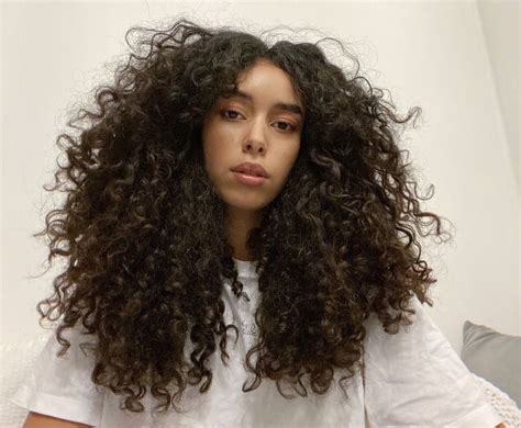 Pin By Maii Allmeida On Hair Natural Curly Hair Cuts Curly Hair