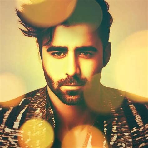 دلا دیشب چه میکردی تو در کوی حبیب من الهی خون شوی ای دل توهم گشتی رقیب من