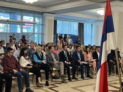 Милорад Додик On Twitter Увијек је велико задовољство разговарати с младима и чути њихово