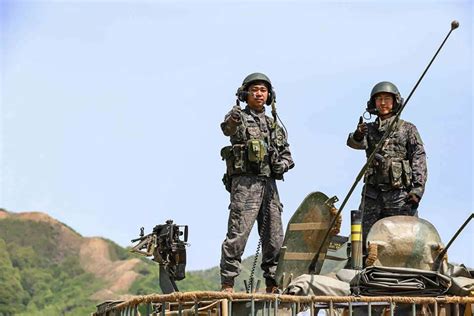 메인추출 [사진 8장] 육군 12사단 결전의 순간 전장을 지배하라 K1전차 전투사격