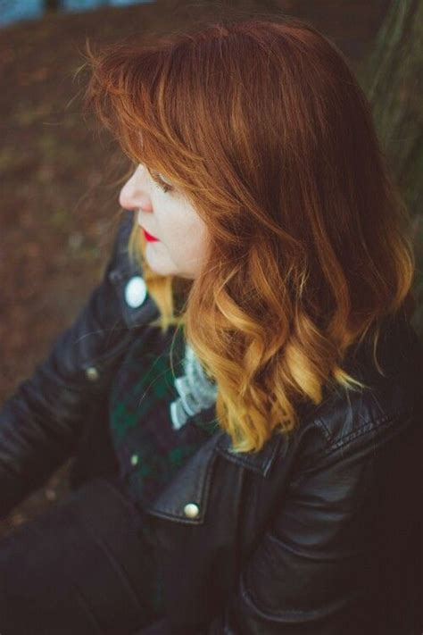 Redhead détails de la tenue sur mon blog gingercat fr blogueusemode tenuedujour ronde