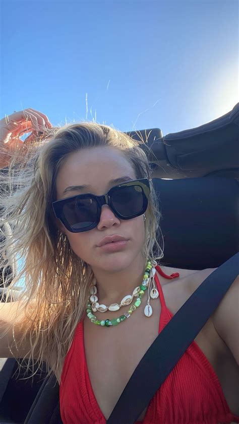 Olivia Ponton Instagram Photos 12252021 Hawtcelebs
