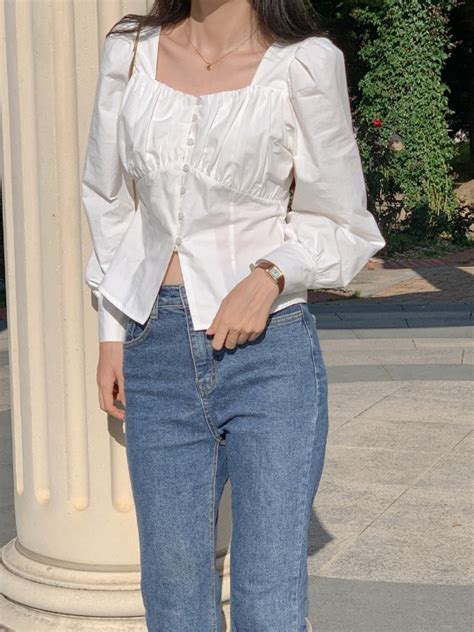 둥실코코 핏예쁨 로맨틱 셔링 크롭 블라우스 코튼 면 긴팔 퍼프 벌룬 소매 트임 셔츠 러블리 페미닌 하트넥 스퀘어넥 절개