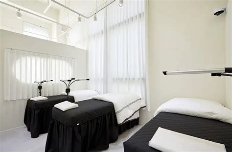 화이트톤 모던한 21평 뷰티샵 And 뷰티아카데미 인테리어 인천 연수구 송도동