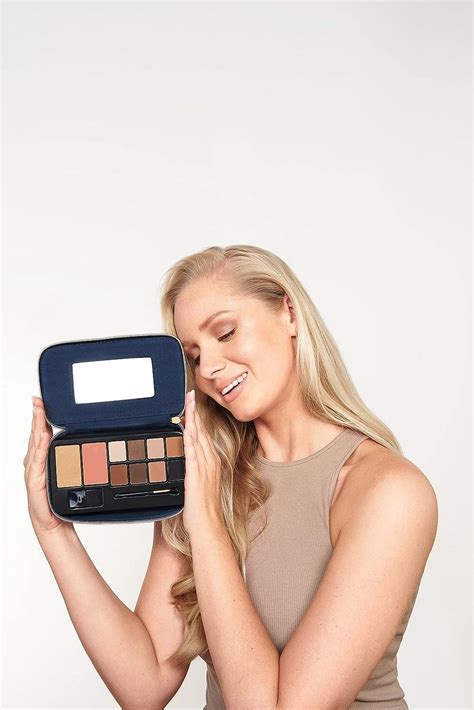 Sassy By Savannah Chrisley Essential Eye And Face Palette Eyeshadows