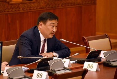 Санхүүгийн зохицуулах хорооны даргаар Д Баярсайханыг томиллоо