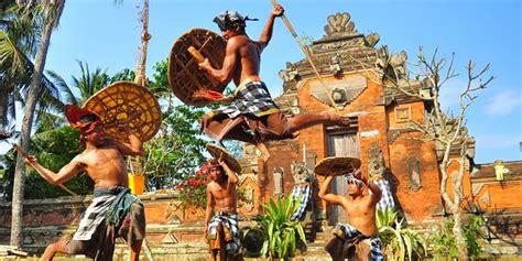 Berita Harian Peralatan Tradisi Gebug Ende Terbaru Hari Ini