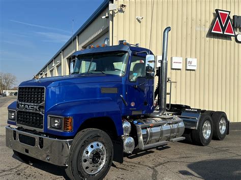 2025 Mack Pinnacle Pi64t M778 For Sale Daycab Sleeper 15pi015773
