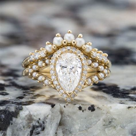 Vintage Engagement Rings Guide To Four Eras Gem Society