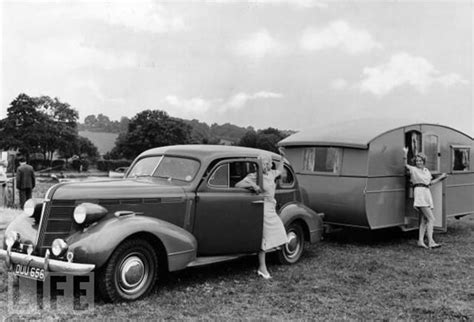 20 Vintage Photos Showing The Golden Age Of Campers During The 1940s