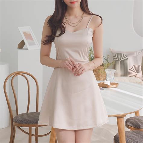 여자 새틴 뷔스티에 플레어 A라인 끈나시 미니원피스