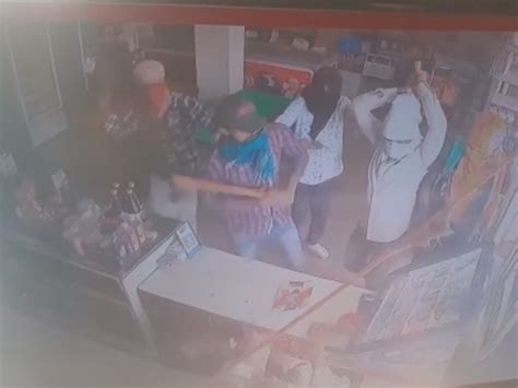 Sonipat Robbery Sector 23 Shop Cash Gold Chain Looted Live Cctv Sonipat Crime News