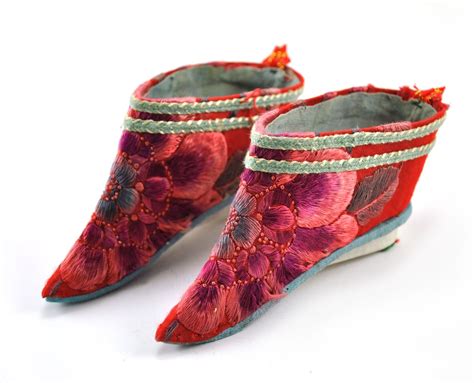 Vintage Chinese Foot Bind Bound Feet Lotus Shoes Silk Handmade Hand