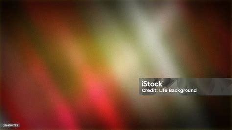 4k의 부드럽고 흐릿한 추상적 그라디언트 배경은 거친 질감의 따뜻한 빨강 초록 노랑 및 회색 색조를 특징으로 합니다 미묘한 디자인 배너 및 배경 화면에 이상적입니다 0명에