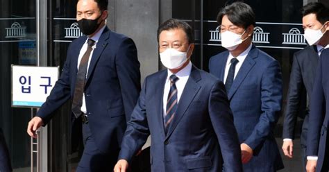 문 대통령 부동산 최고의 민생문제이자 개혁과제