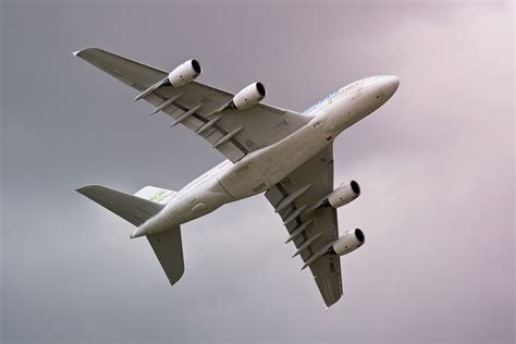 무료 이미지 평면 차량 공기 호스 위에 꼬리 여객기 날개 에어 버스 A380 추진자 마리화나 담배 이륙 플랩 Controlsfaces 공군