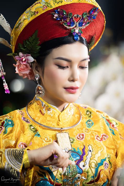 Lily Chen Tung Bộ ảnh Tái Hiện Nét Văn Hoá Hầu đồng