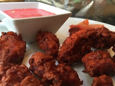 How To Make Chicken Pakora And Sauce Restaurant Style Youtube