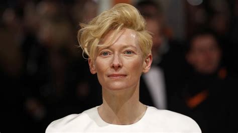 6 Celebrities With Superfluous Nipples