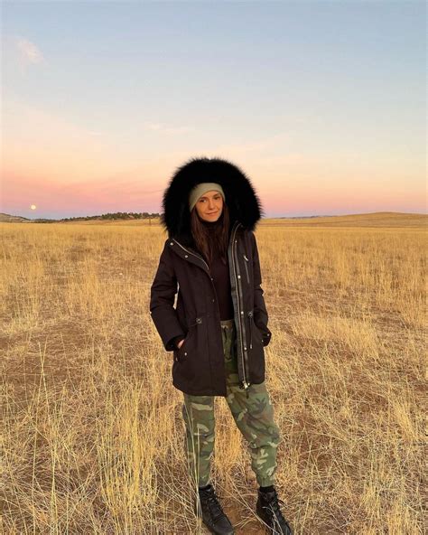 Nina Dobrevs Sexy Look For Conquering Angels Landing 7 Photos And Video The Fappening