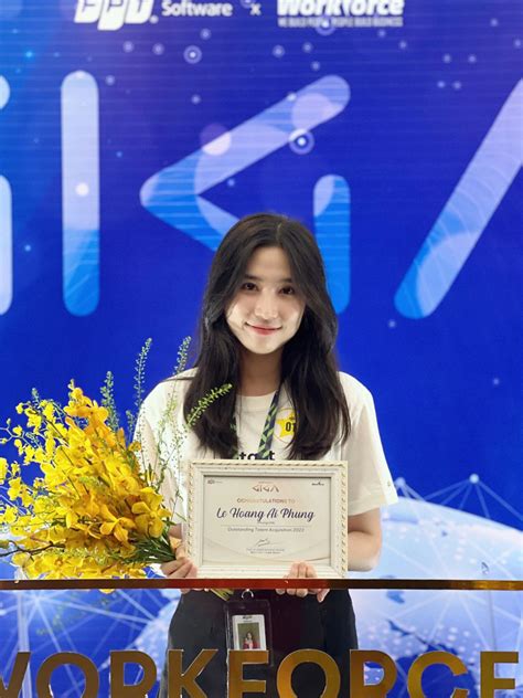 jena phung on linkedin dear 2023 một năm có những điều thú vị có