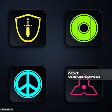 일본 닌자 수리검 칼이 달린 중세 방패 평화와 둥근 나무 방패를 설정하십시오 검은색 사각형 버튼입니다 벡터 강철에 대한 스톡