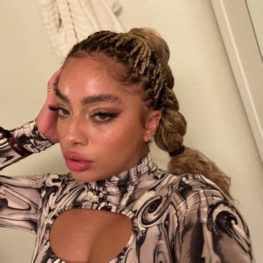 Kiana Lede Outfits Styles Looks K4 Fashion