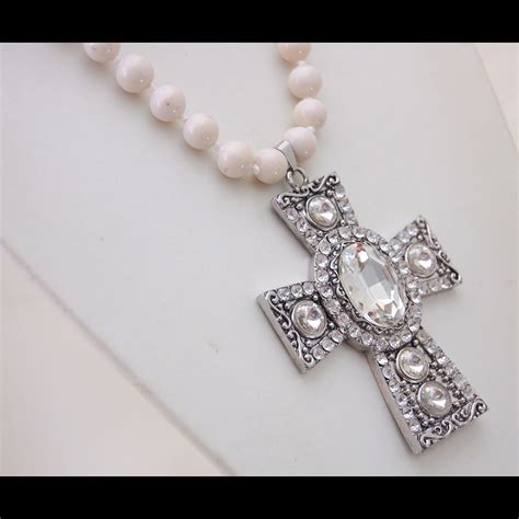 Мъжко колие с кръст Символика Модна бижутерия Кристина Арт бижута от естествени