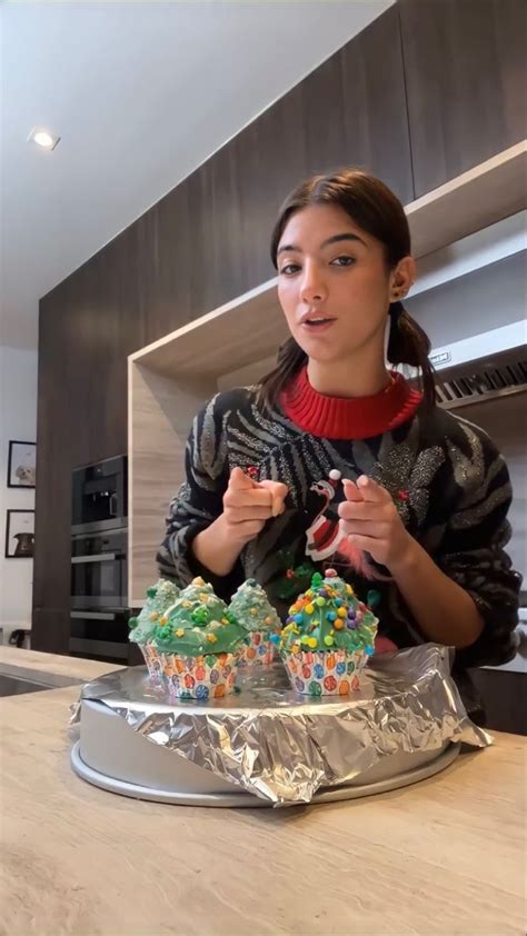 Charli Damelio Tiktok Urwifekayli Charli D Amelio Fashion Cake