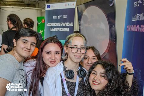 Georgian 🤖 რობო მანია დასრულდა 🤖 15 16 ივნისს საქართველოს რობოტიკის ასოციაციამ რობო ფესტივალი