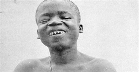 Los Días En Que Un Pigmeo Africano Fue Exhibido En Una Jaula Junto A Un