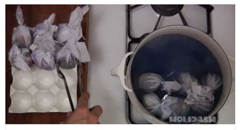 მან უბრალოდ გაახვია კვერცხები ნაჭერში და მოხარშა შედეგი თვალებს ვერ მოწყვეტთ