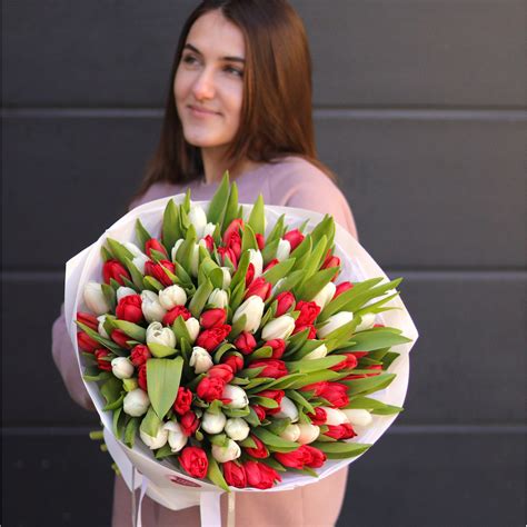 Монобукет з 101 тюльпану BIG 105