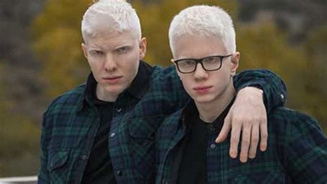 “მამაჩემს უკვირს რომ ჩვენი გარეგნობა შეიძლება არ მოსწონდეთ გვეუბნება ანგელოზებს ჰგავხართო