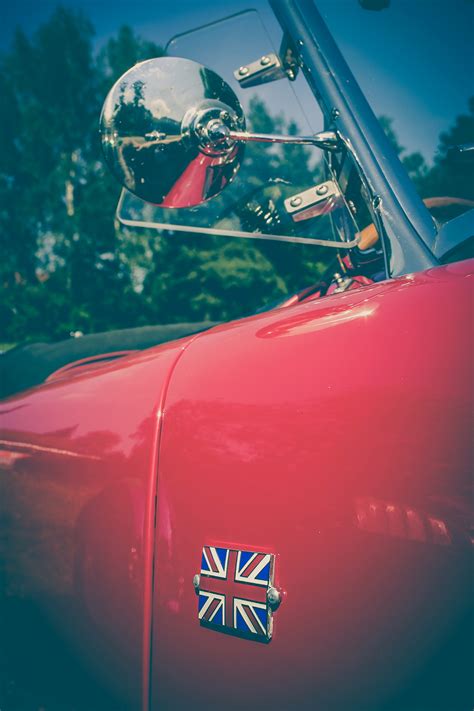 무료 이미지 빨간 차량 문 녹색 푸른 자동차 외장 권위 있는 후드 자동차 부품 바람막이 유리 빈티지 자동차 가족 용 자동차 자동차 창 부품 바퀴