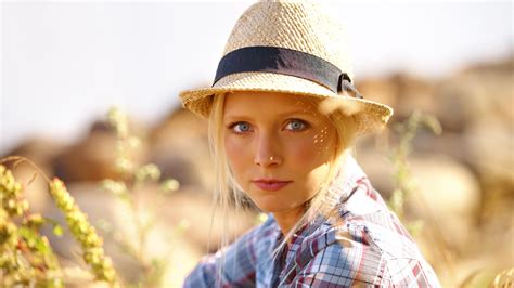 How To Date Polish Girls Women And Impress Them