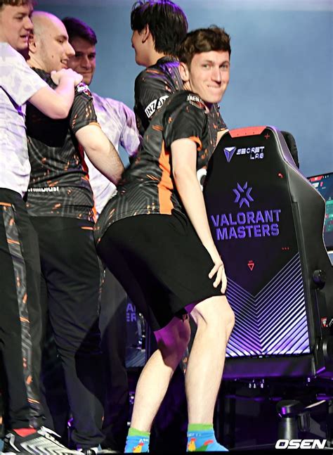 [사진] 프나틱 보스터 흥겨울 땐 엉덩이 춤 ‘발로란트 마스터스 도쿄 우승