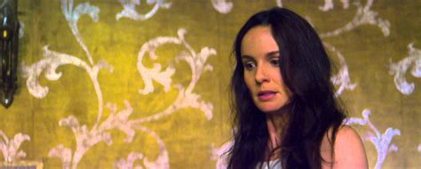 El Otro Lado De La Puerta Trailer Oficial En Espa Ol Fin De La Historia