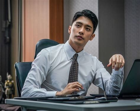 본업인 배우로 돌아와 ‘조각 미모미친 피지컬 자랑하는 성훈 한국 배우 로맨스 소설 배우 본업인 배우로 돌아와 ‘조각 미모미친 피지컬 자랑하는 성훈 한국 배우 로맨스 소설 배우