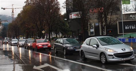 Македонија и БиХ потпишаа договор за признавање на возачките дозволи