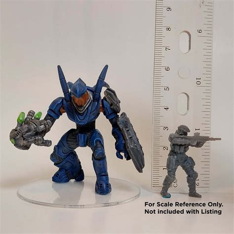 Vincent Colborn Hunter Pair Halo Fan Miniature Sculpt