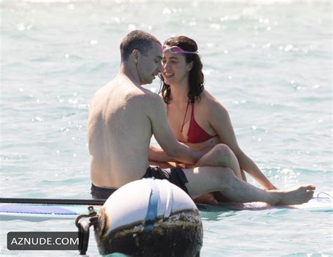 Margaret Qualley Sexy Seen With Jack Antonoff Showing Off Her Spicy