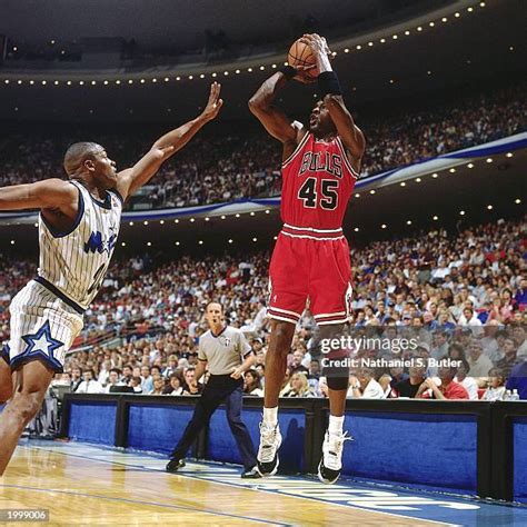 Michael Jordan Jump Shot Photos Et Images De Collection Getty Images