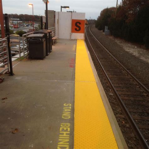 Rail Work Tactile Surface Detectable Warning Sparwick Contractingsparwick Contracting
