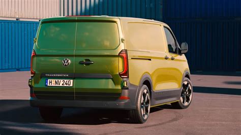 Unveiled New Volkswagen Transporter Photos And Specs Revealed