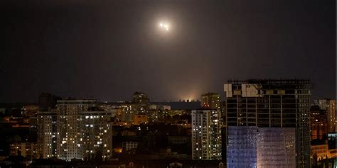 Атака БПЛА РФ 4 листопада — Повідомляють про рух шахедів у низці областей — мапа повітряних